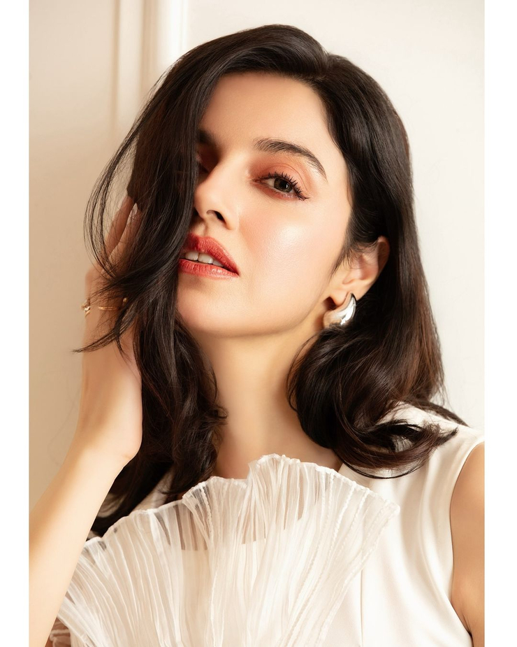 Divya Khosla image