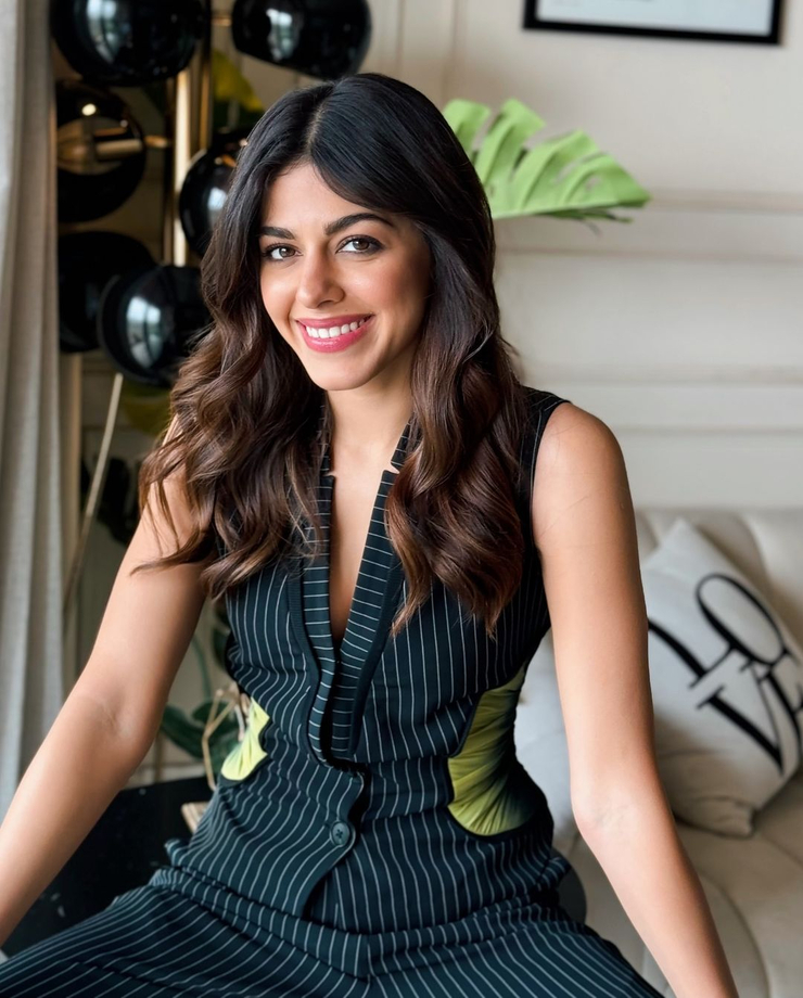 Picture of Aalia Furniturewalla