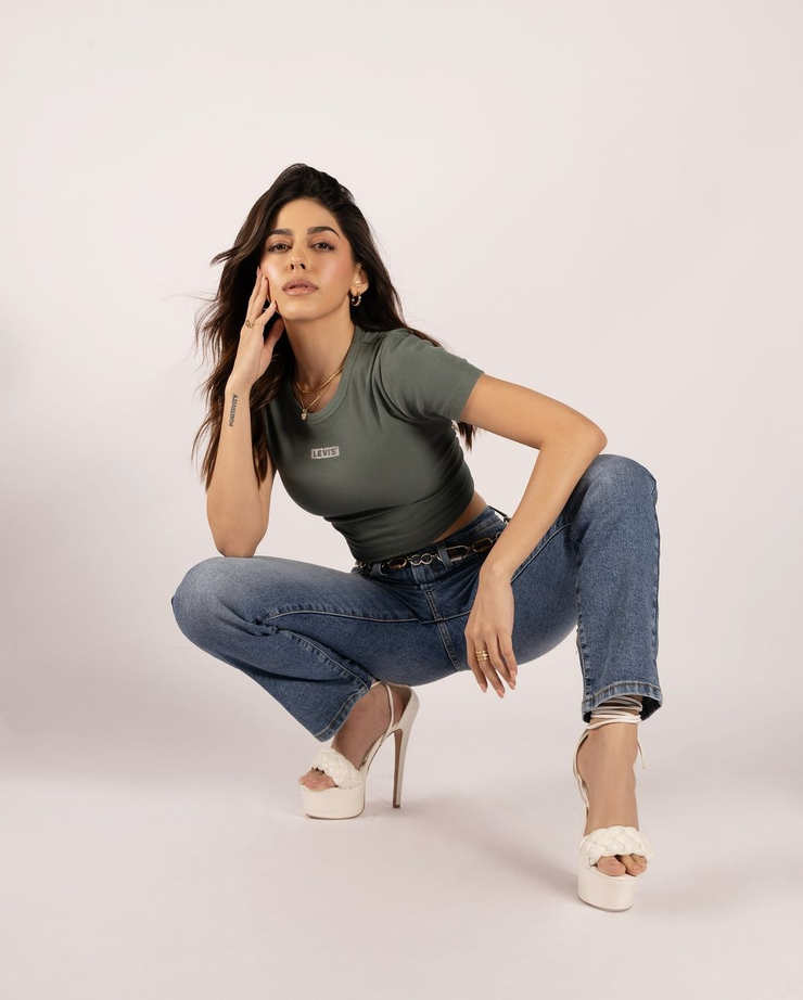 Image of Aalia Furniturewalla