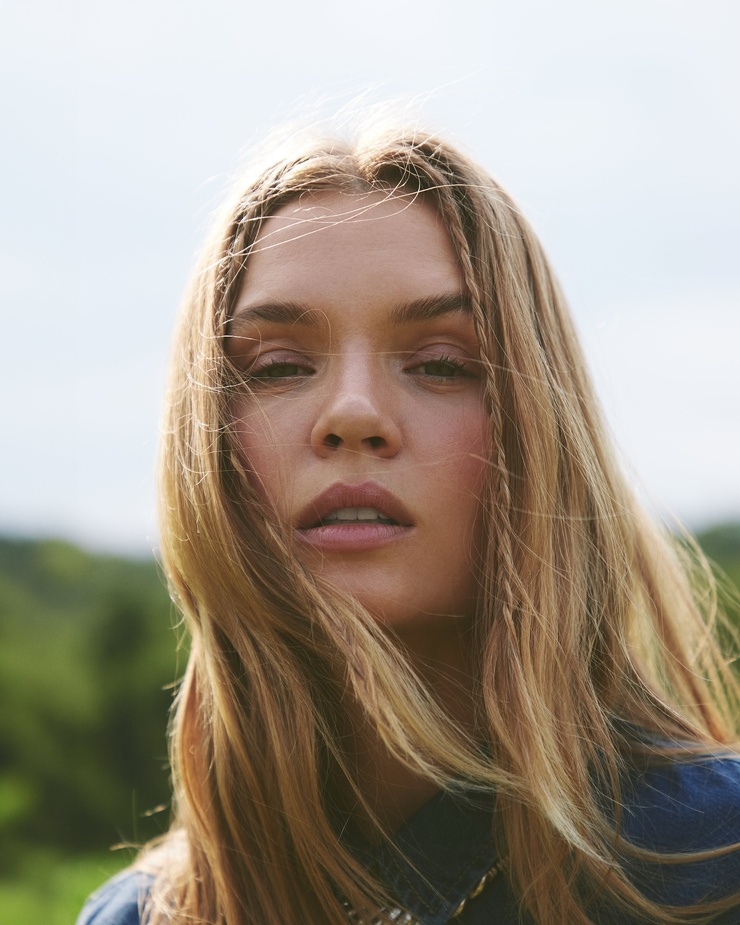 Picture of Josephine Skriver