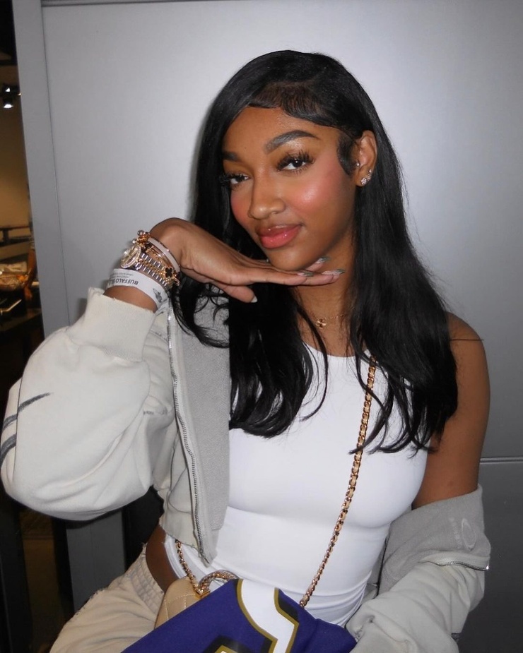 Picture of Angel Reese