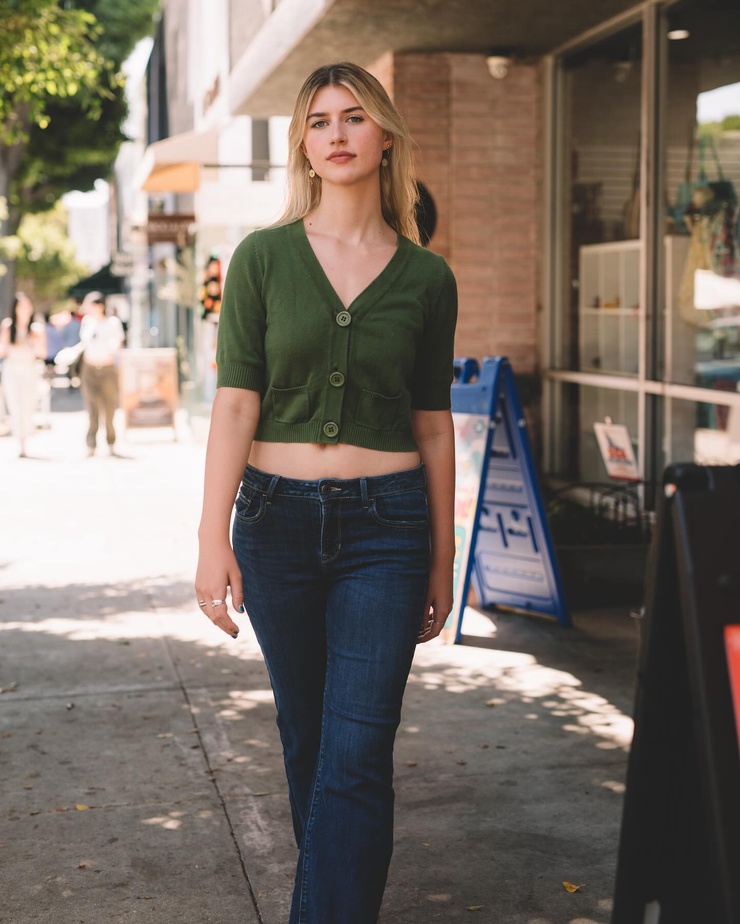 Brooke Elizabeth Butler pictures and photos