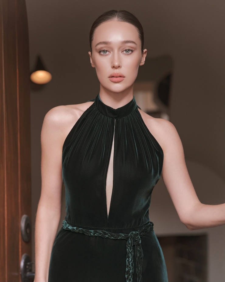 Picture of Alycia Debnam Carey