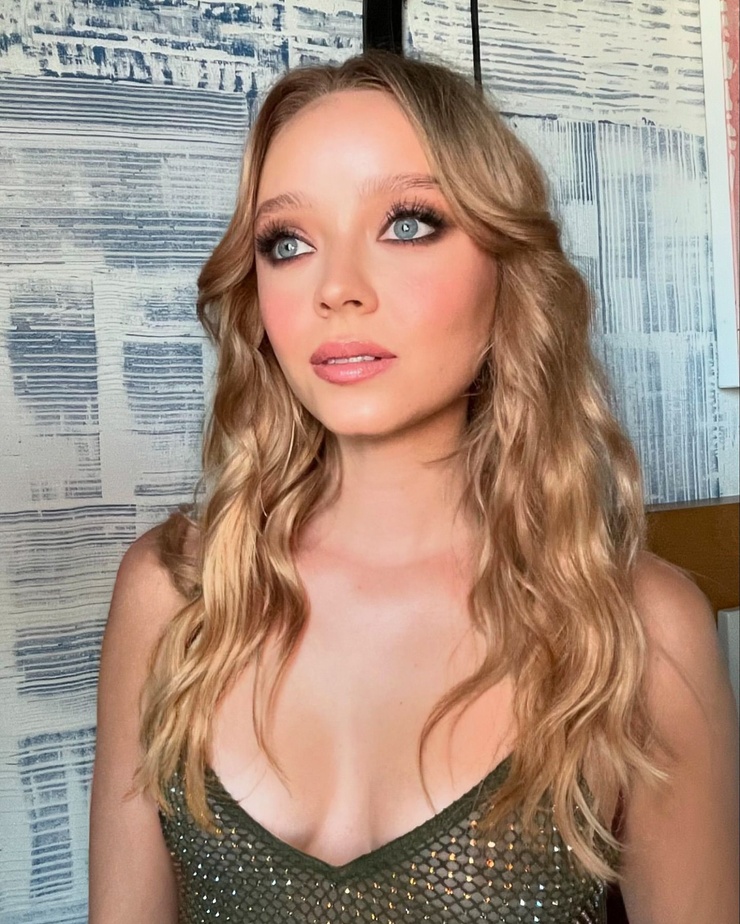 Picture of Madeleine Arthur