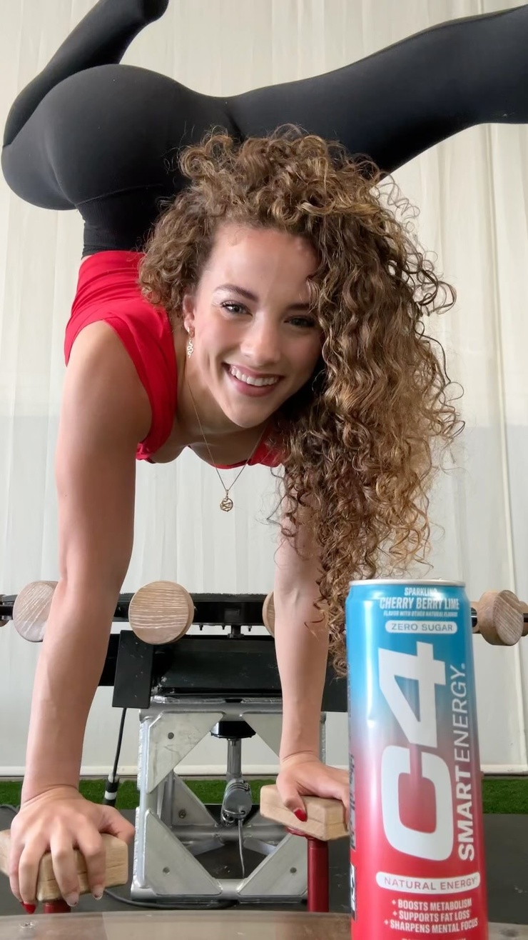 Picture of Sofie Dossi