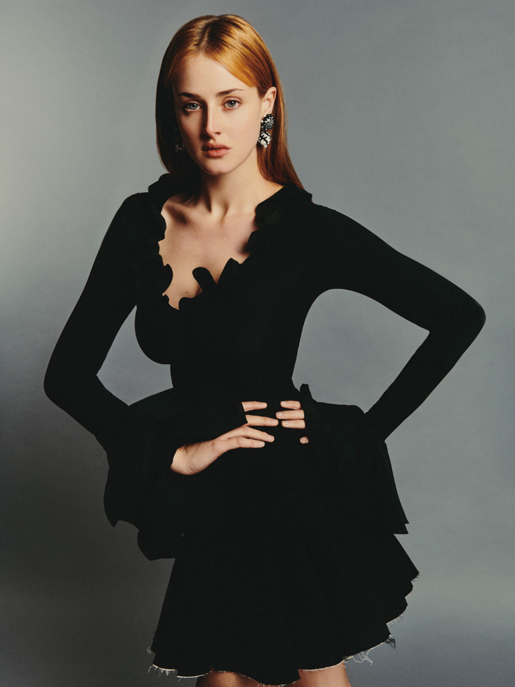 Anna Van Patten image