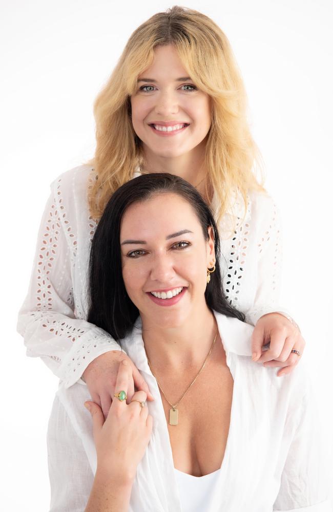 Harriet Dyer, Madeleine Dyer