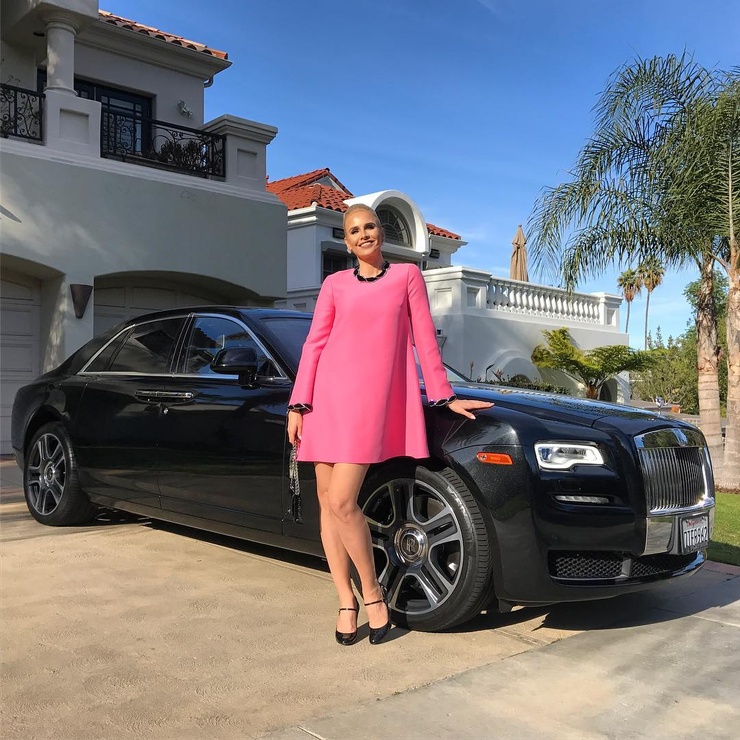 Jenia Tanaeva pictures and photos