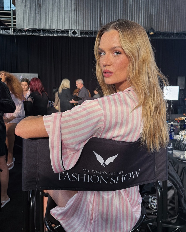 Josephine Skriver image