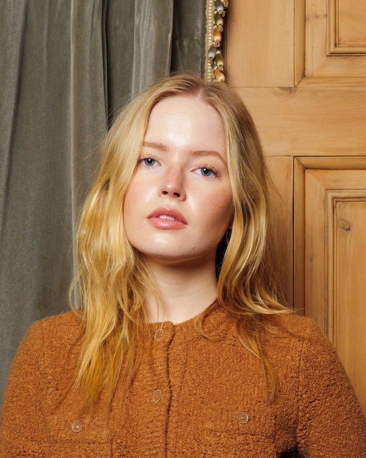 Picture of Ellie Bamber