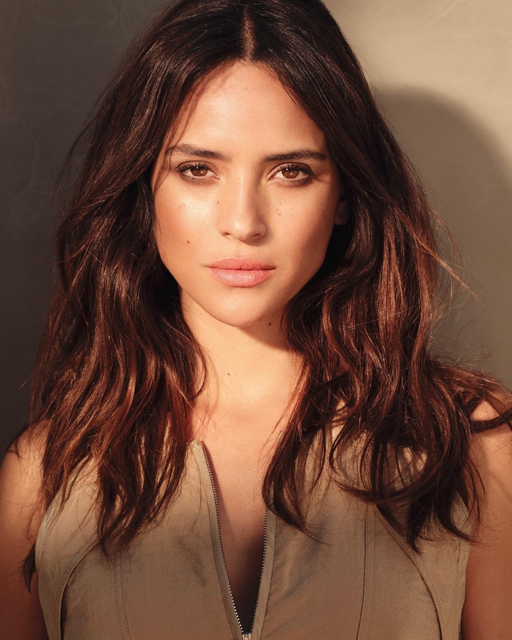 Adria Arjona picture