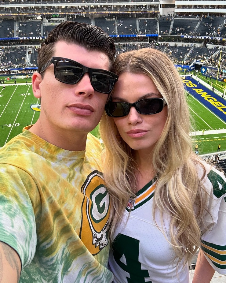 Hailey Clauson picture