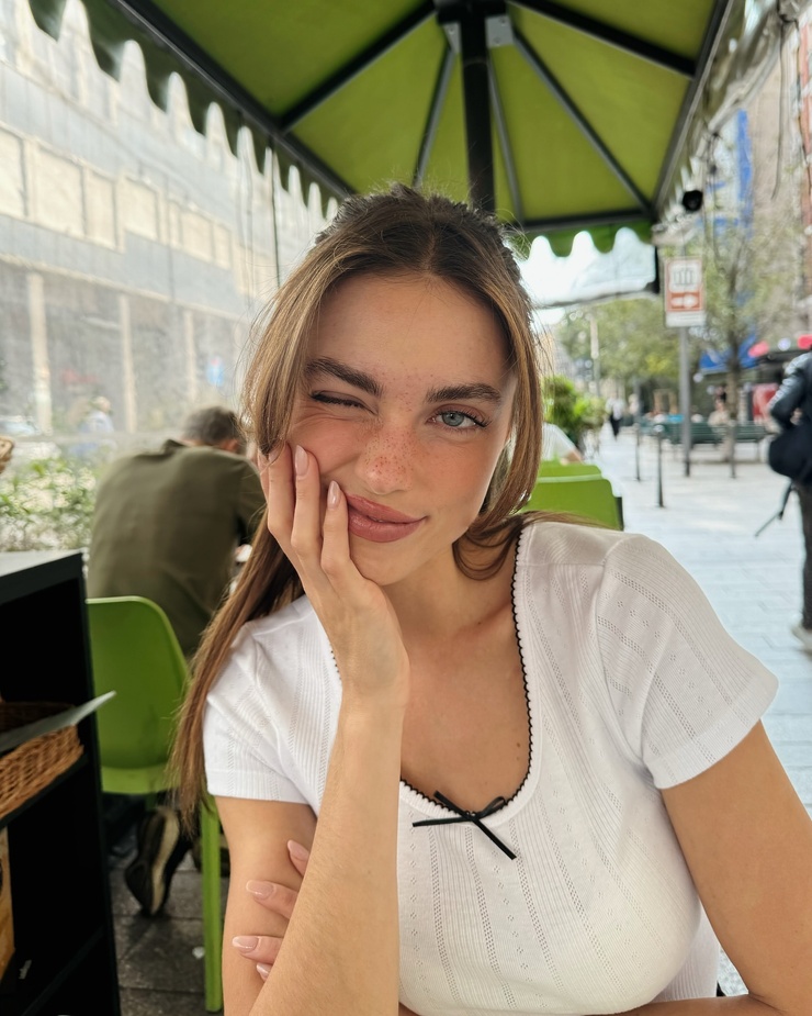 Charleen Weiss image