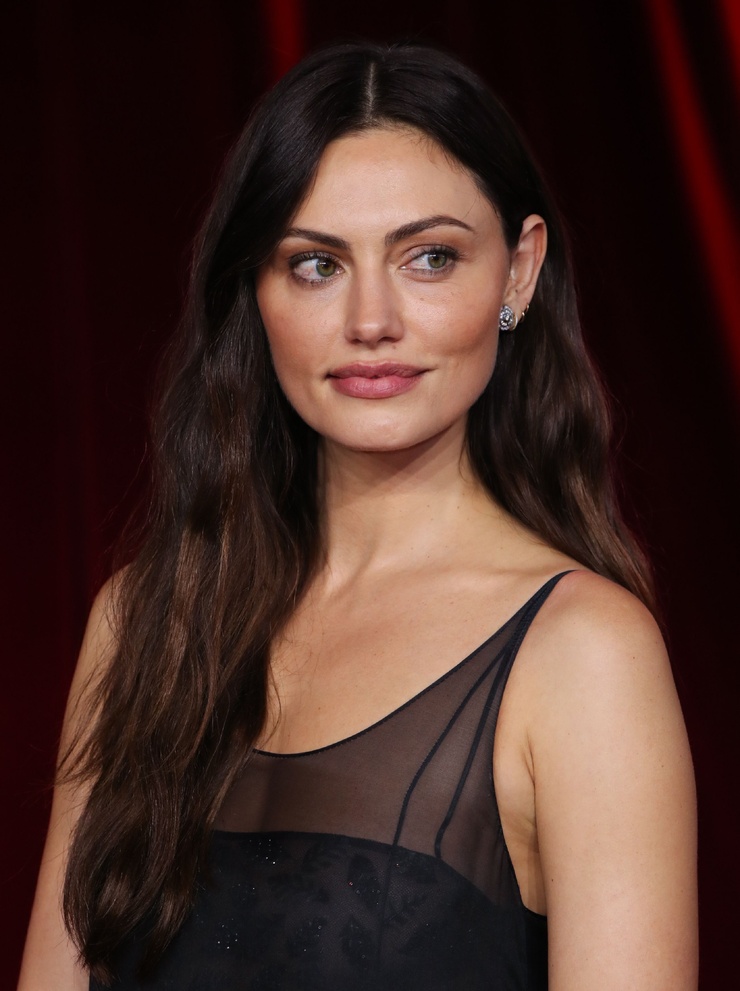 Phoebe Tonkin picture