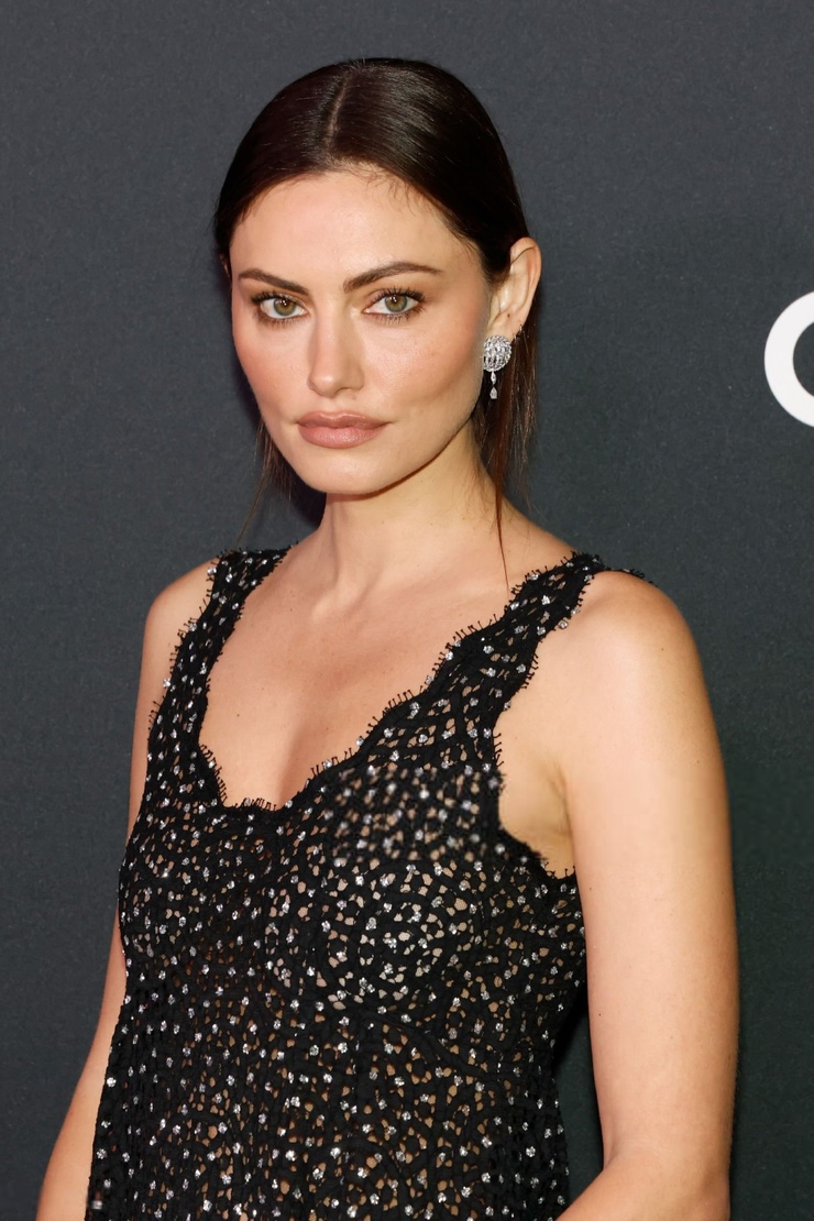 Picture of Phoebe Tonkin