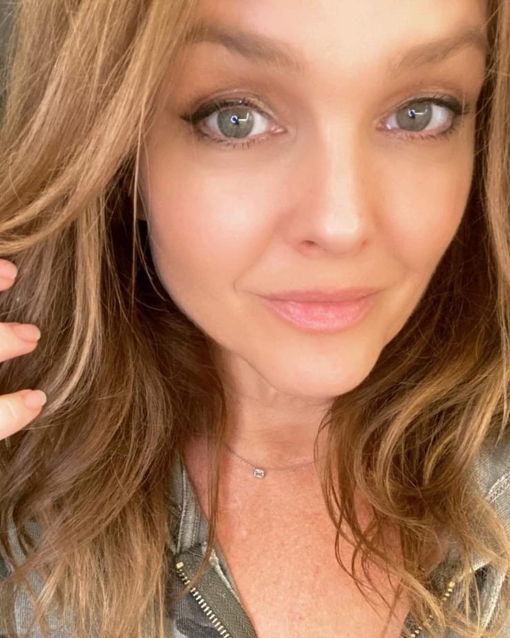 Image of Dina Meyer