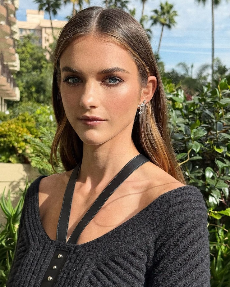 Picture of Chloe East