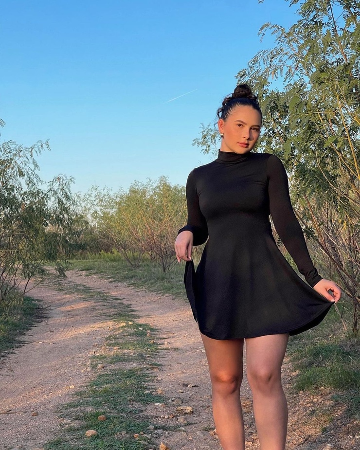 Image of Desirae Elizabeth