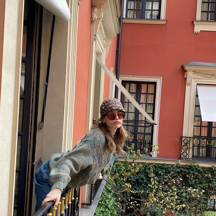 via Instagram (@oliviarouyre)