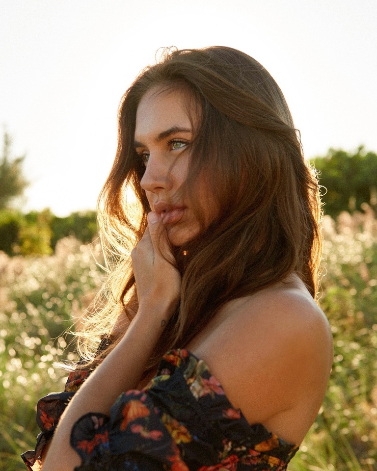 Picture of Brit Manuela (model)
