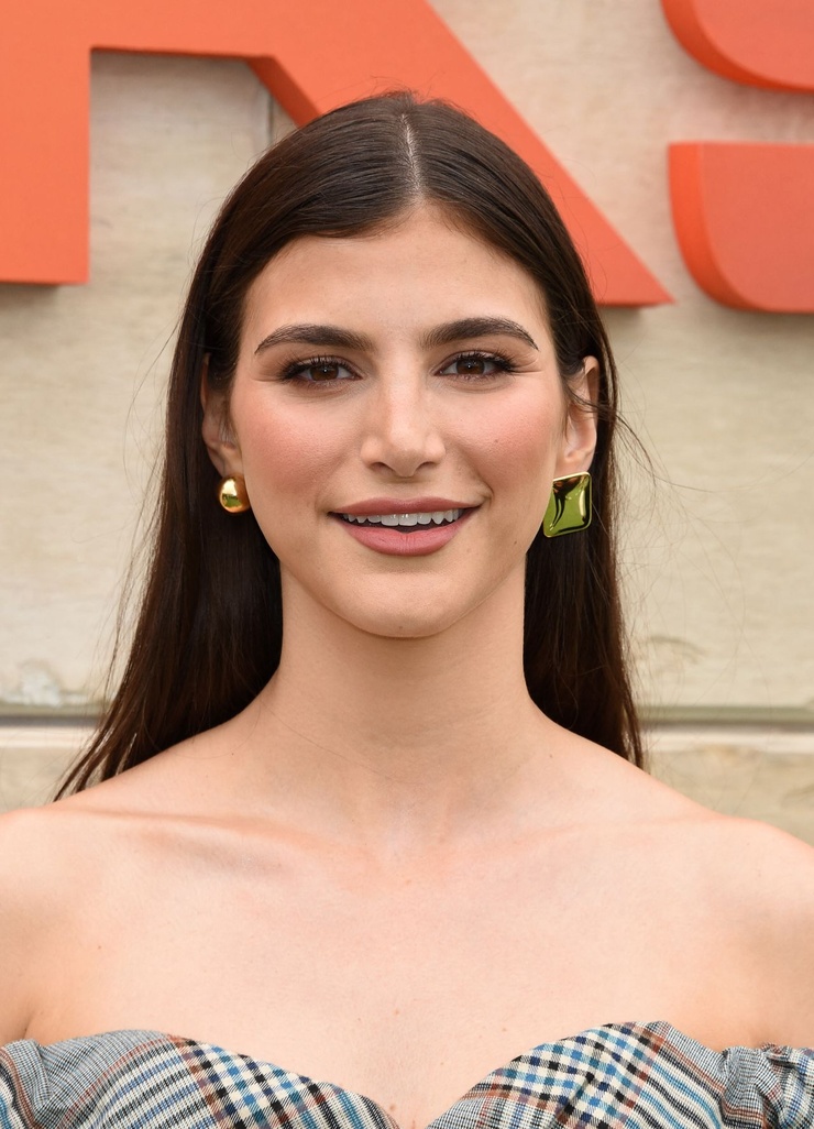 Picture of Mia Challis