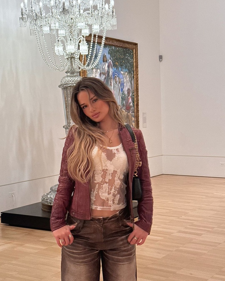 Picture of Isabelle Clarke (model)