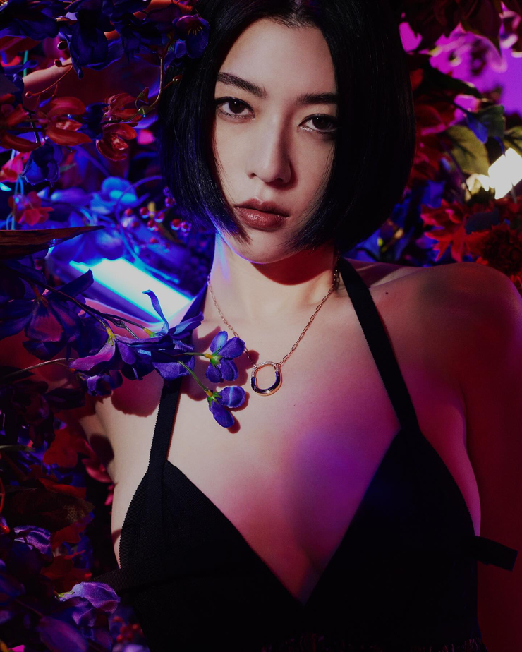 Picture of Ayaka Miyoshi