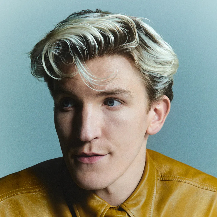 Picture of Ewan Mitchell