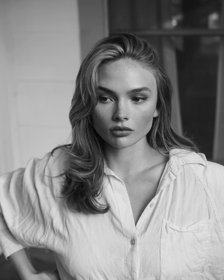 Natalie Alyn Lind picture