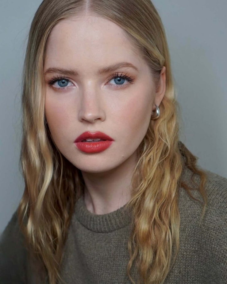 Image of Ellie Bamber