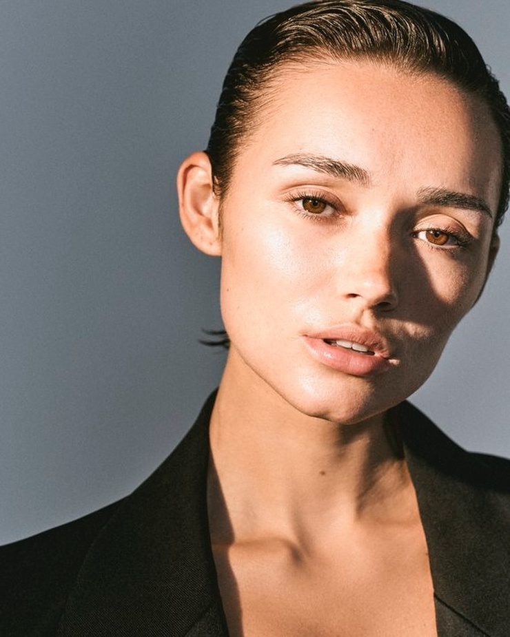 Picture of MIA BROWN model