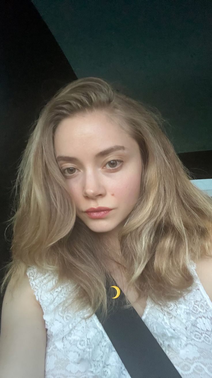 Picture of Alina Lee