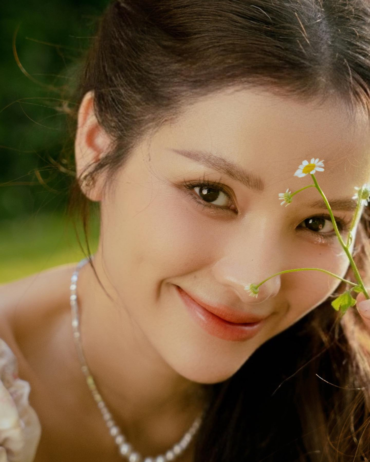 Picture of Phuong Trinh Jolie