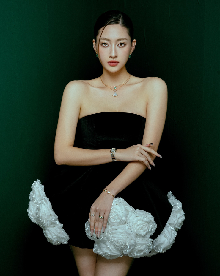 Lương Thùy Linh picture