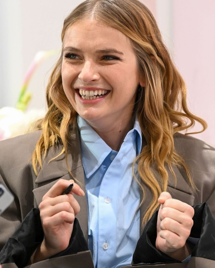 Picture of Camille Razat