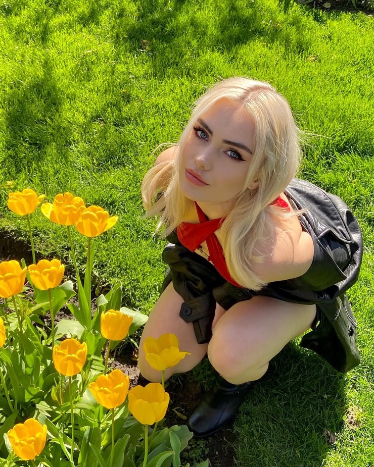 Picture of Julia Elaine