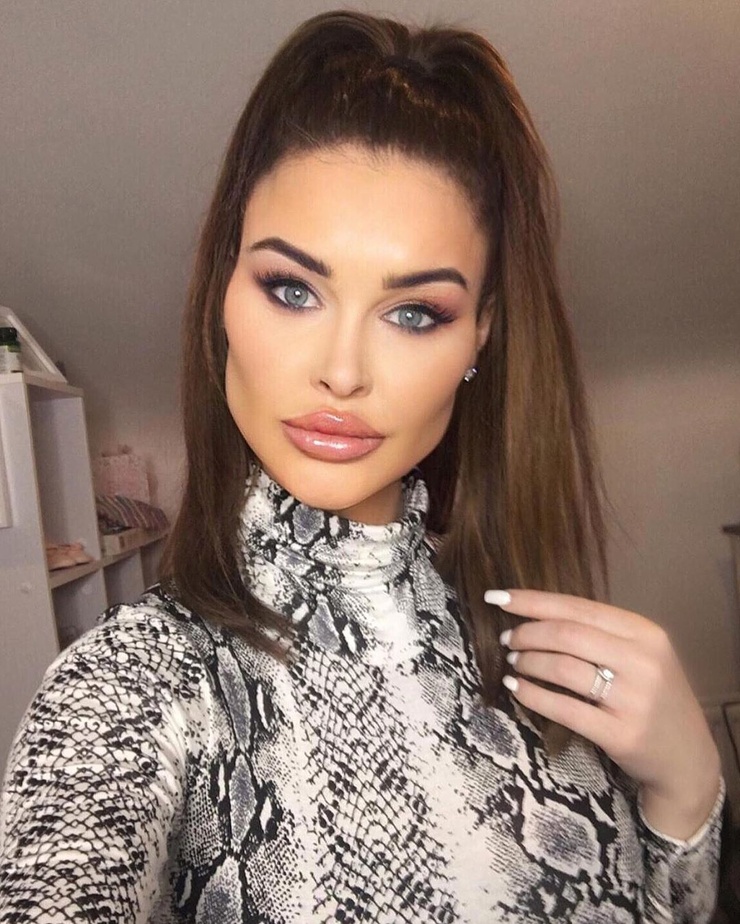 Tess O'Reilly Celebrating her 39th birthday today