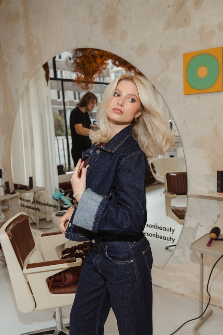 OLA SZKOLDA SEXY HOT PHOTOS - LEGS