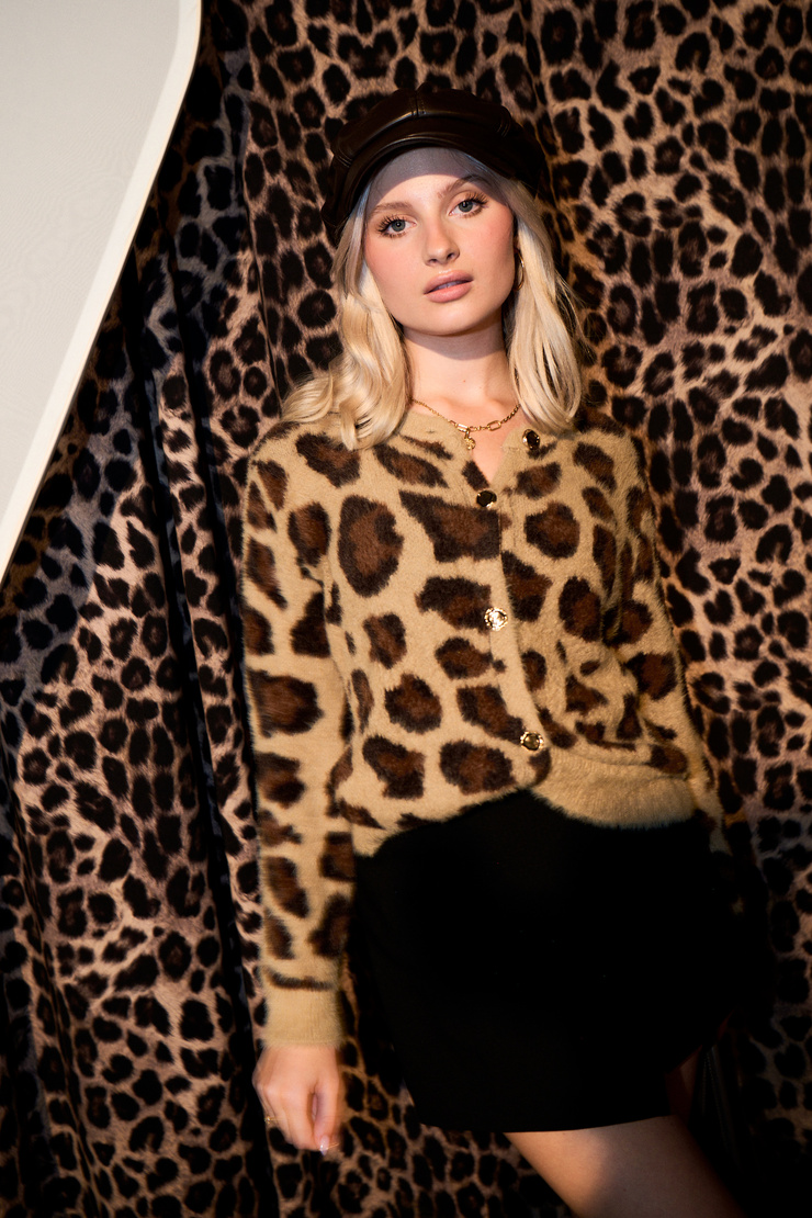 OLA SZKOLDA SEXY HOT PHOTOS - LEGS