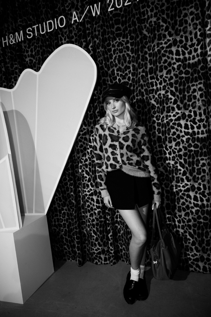 OLA SZKOLDA SEXY HOT PHOTOS - LEGS