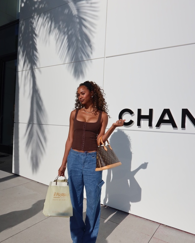 Picture of Alie Davis