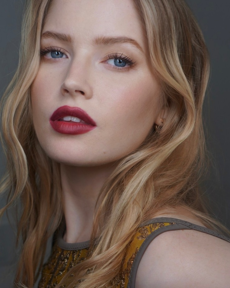 Picture of Ellie Bamber