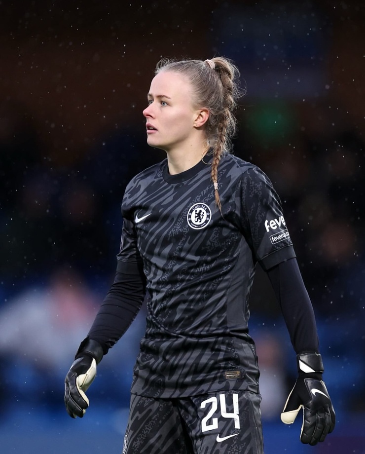 Picture of Hannah Hampton