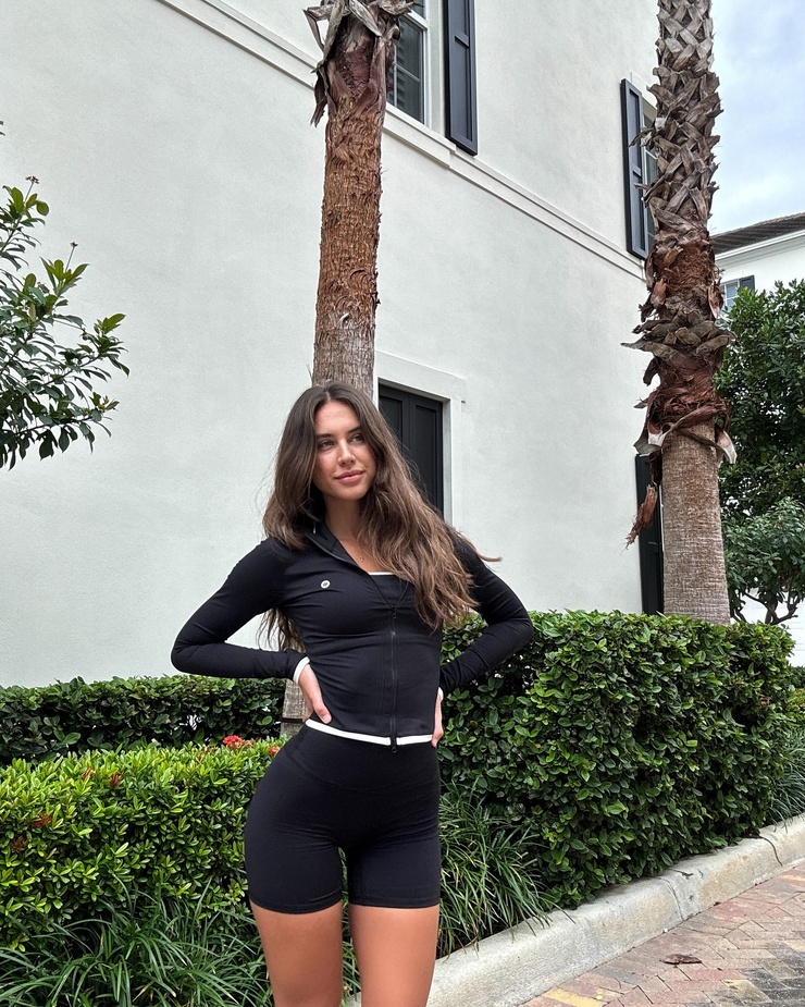 Image of Brit Manuela (model)