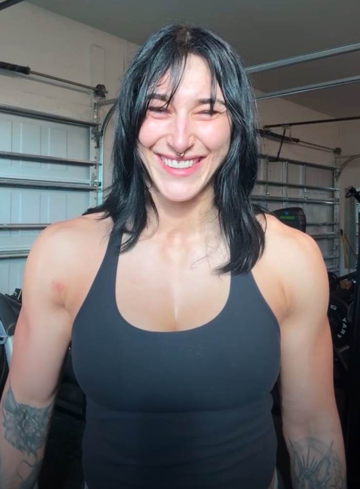 Picture of Demi Bennett