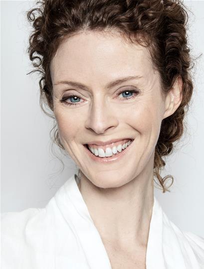 Picture of Nikki Leigh Scott