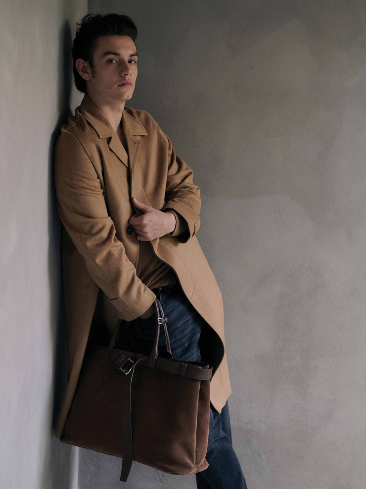 Louis Partridge picture