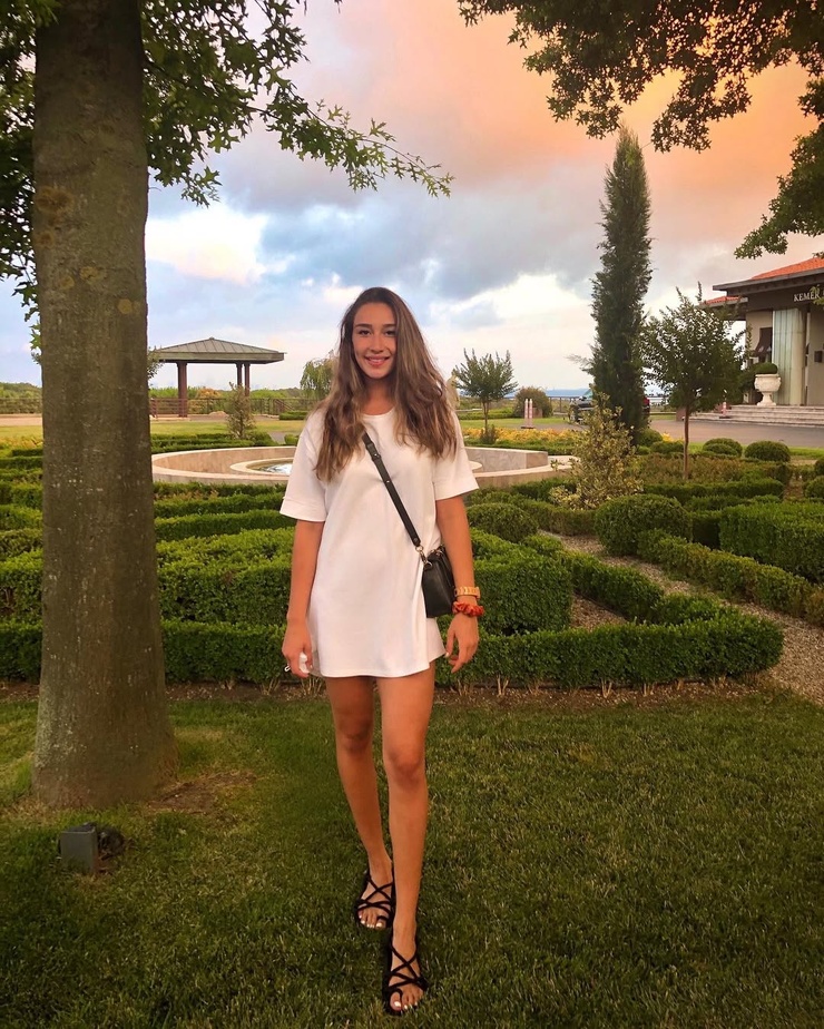 Hande Baladin picture