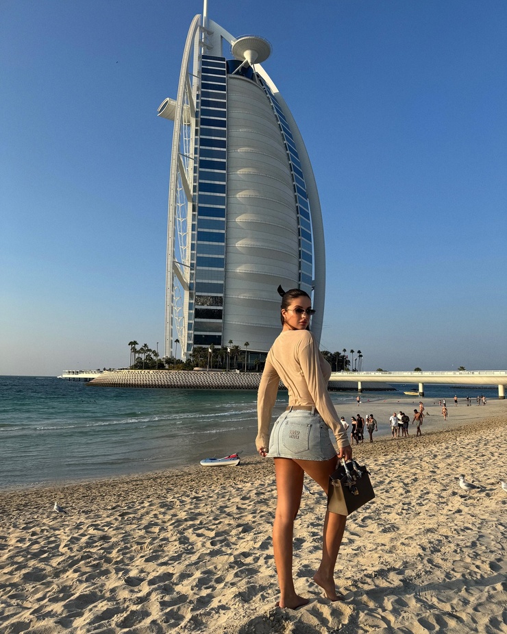 Oriola Marashi image