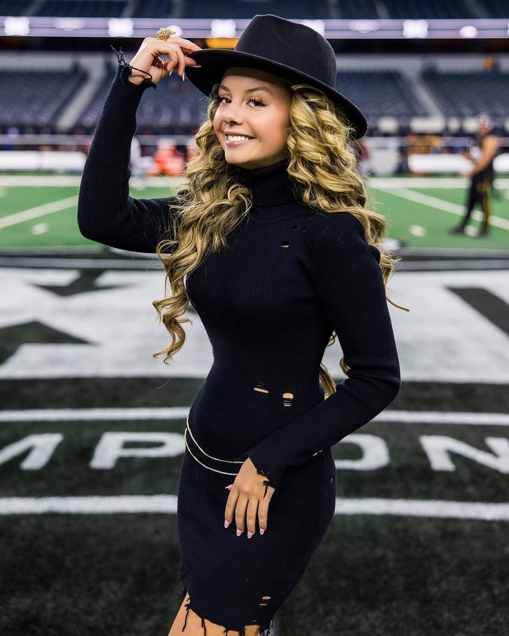 Mallory James Mahoney image